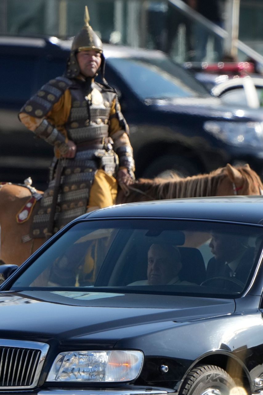 Pope starts Mongolia visit by praising the country's religious freedom ...