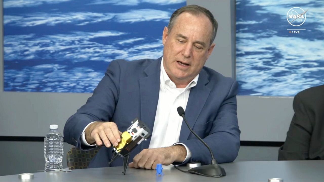 Lander 'alive and well' after company scores first US moon landing ...