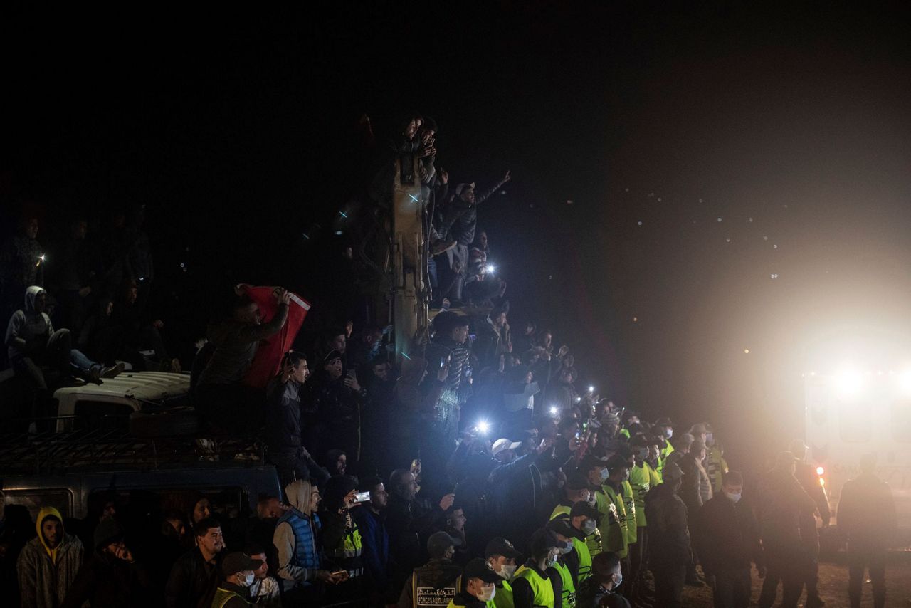 Rescuers inch closer to Moroccan boy, 5, trapped in well