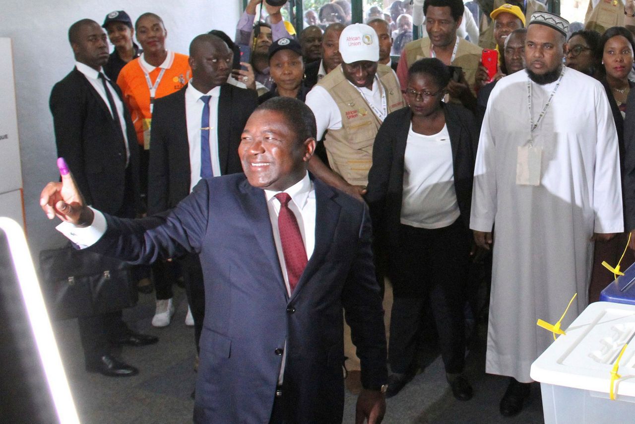 Mozambique goes to the polls in vote that tests peace deal
