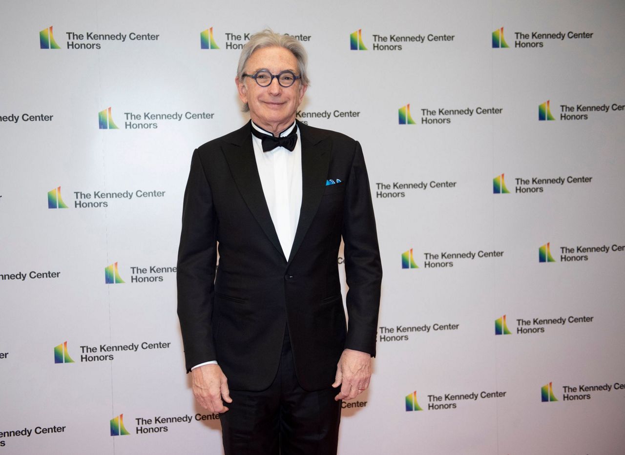 Tilson Thomas resigns from New World Symphony, lessens work