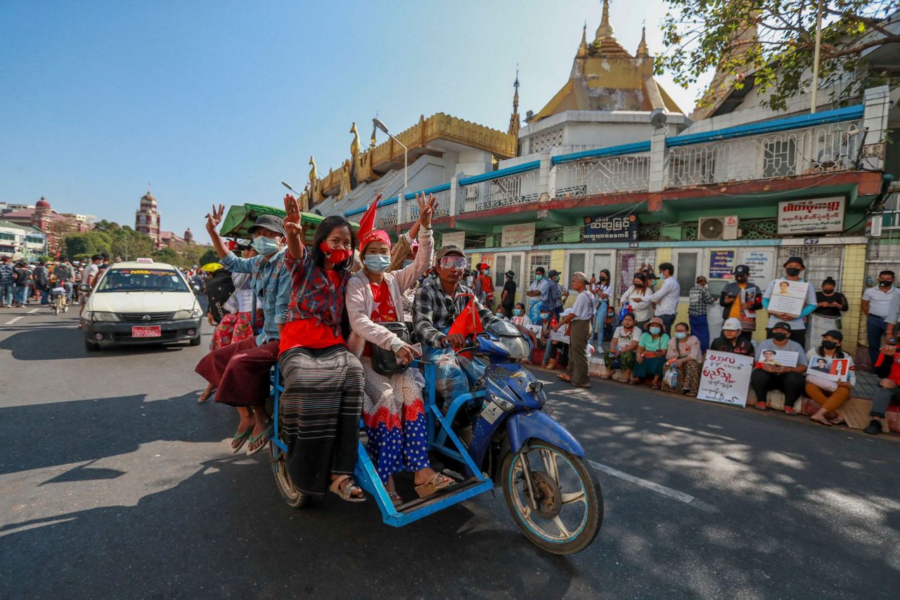 Myanmar protesters back on streets despite police violence