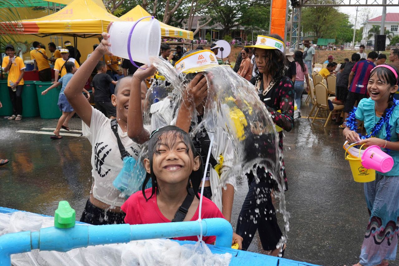 Southeast Asia water festival begins, but earthquake recovery blunts ...