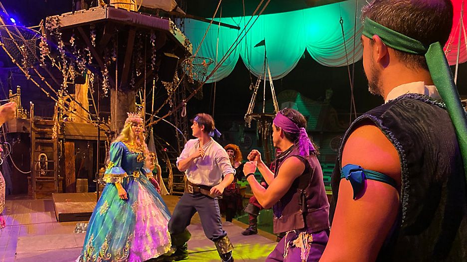 New Pirates Dinner Adventure show in Orlando on I-Drive