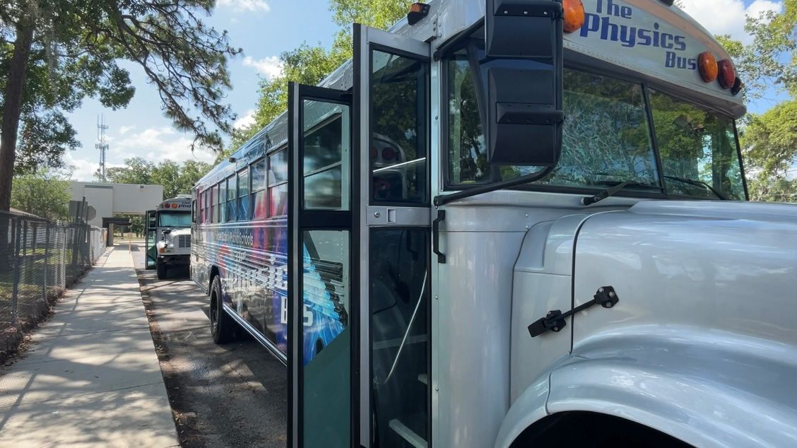 Seminole mobile Physics Buses bring STEM to elementary kids