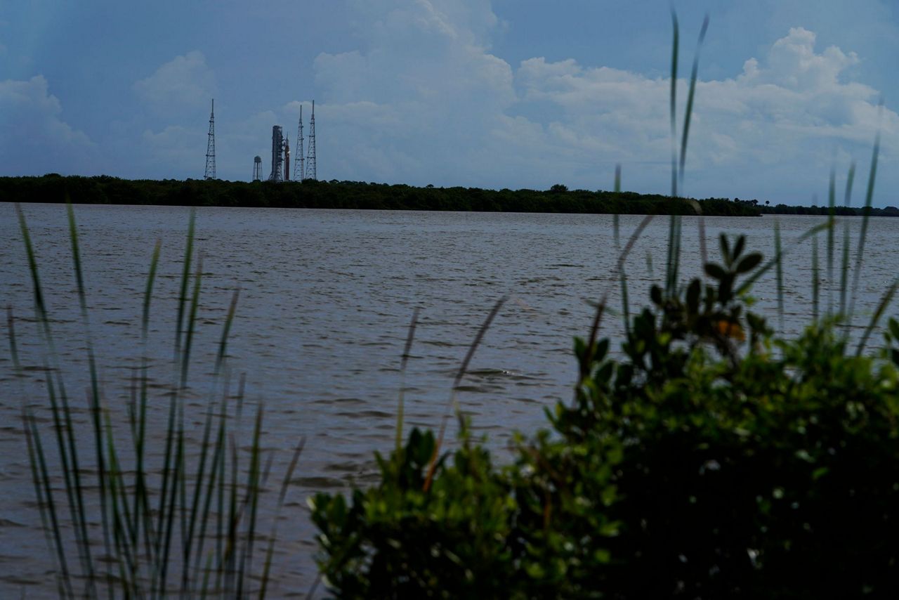 NASA fuels new moon rocket in week's 2nd launch attempt