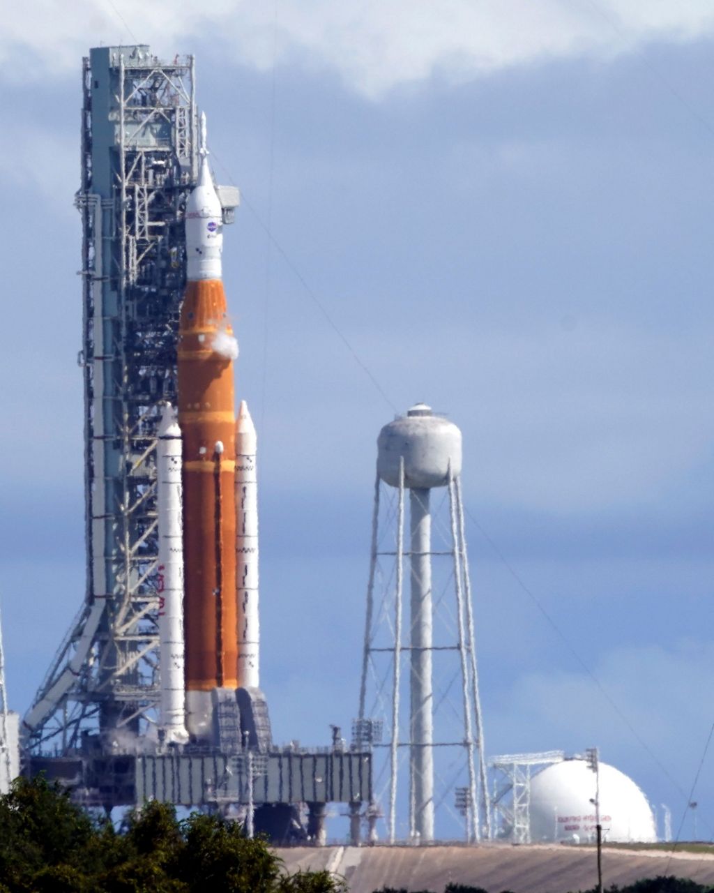 NASA fuels moon rocket in leak test ahead of next launch try