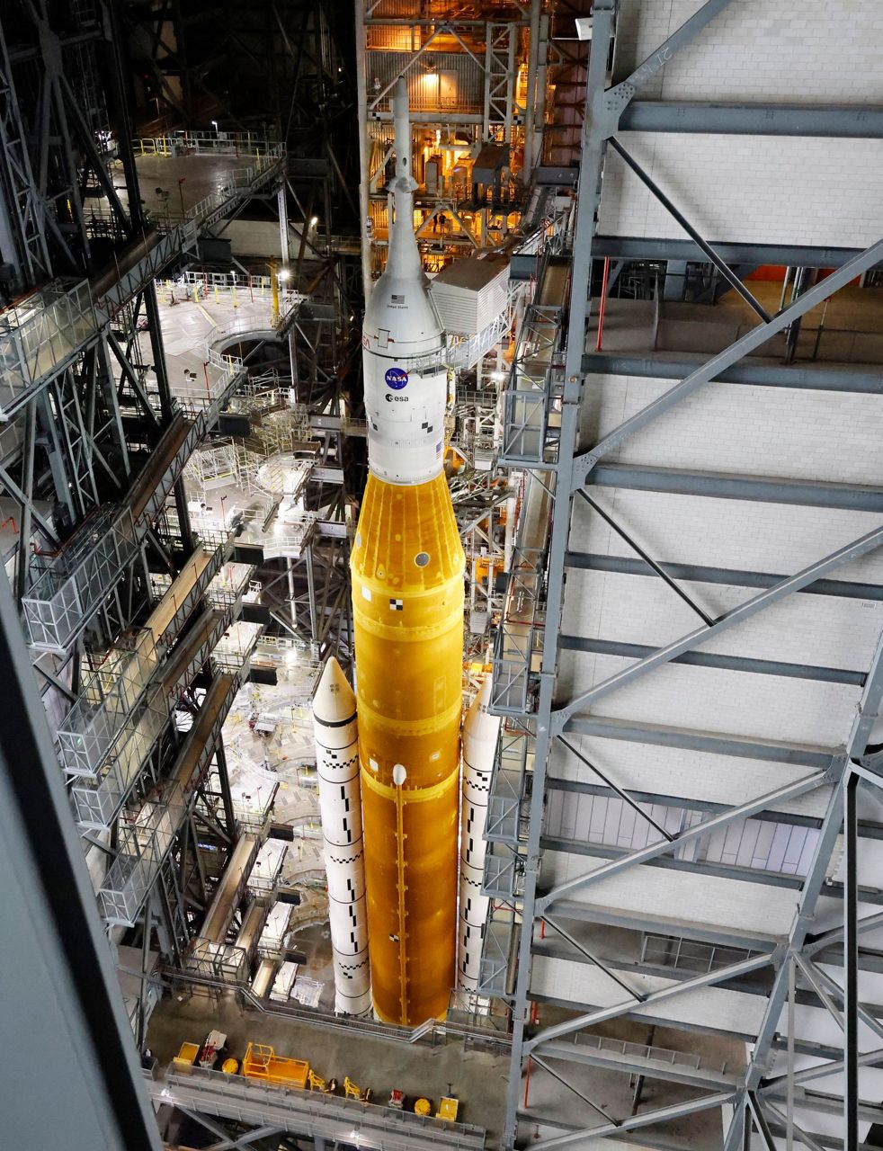 NASA's moon rocket moved to launch pad for 1st test flight