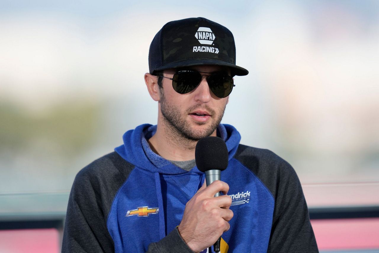 NASCAR star Chase Elliott hurts leg in snowboarding accident