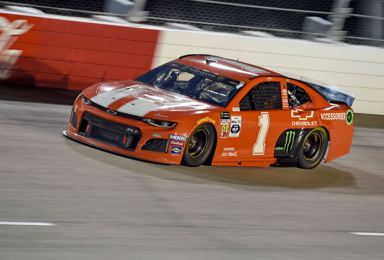 Erik Jones holds off Busch to win rain-delayed Southern 500
