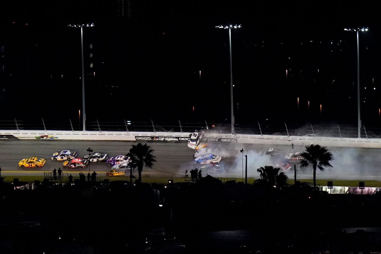 Penske imperfect: Logano, Keselowski crash in Daytona 500