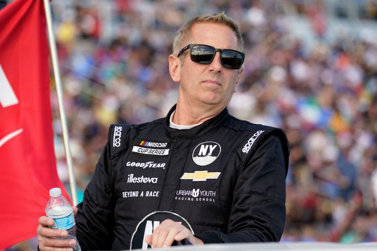 NASCAR's Greg Biffle wasn't flying his plane before crash that killed ...