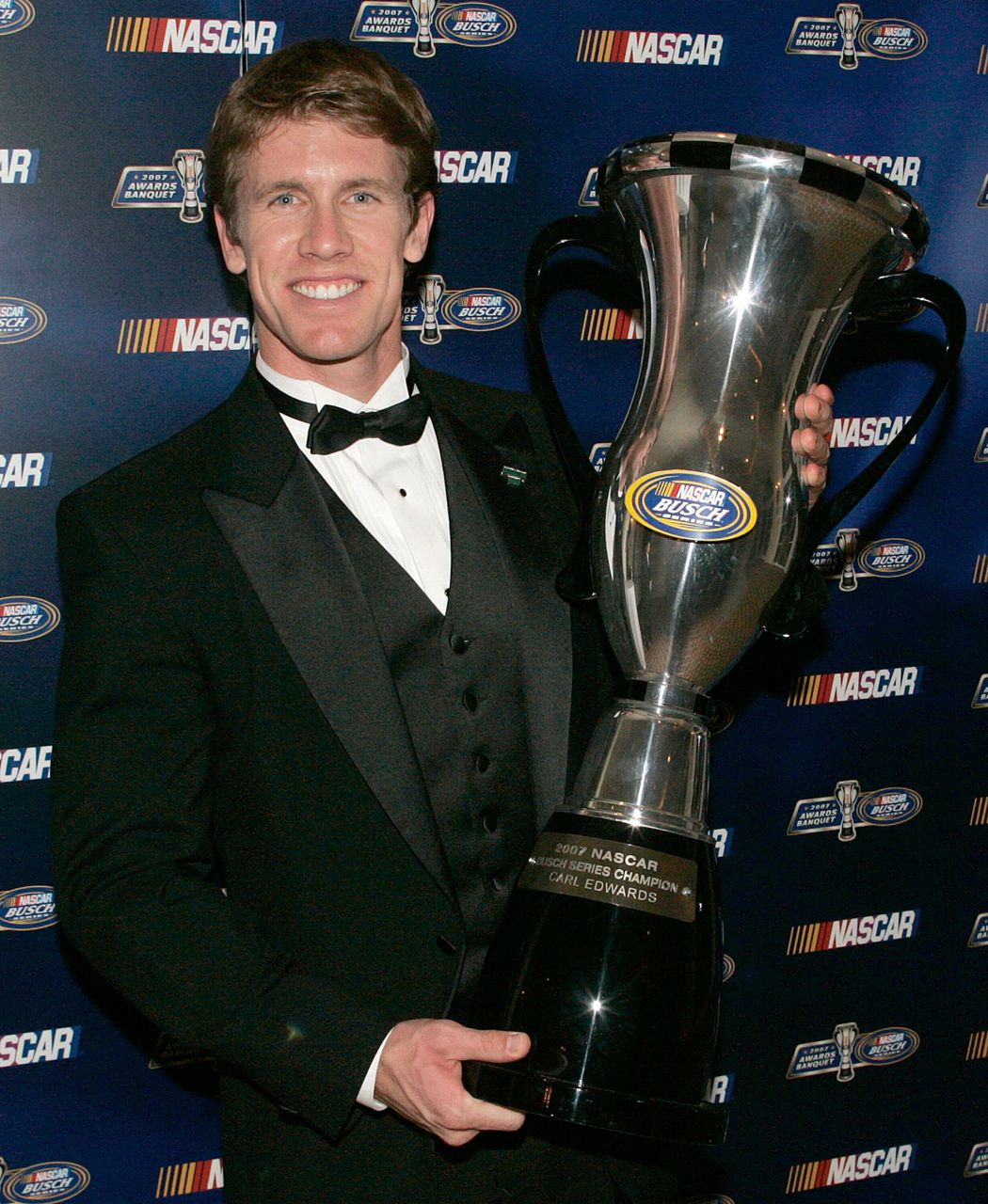 Carl Edwards celebrates Hall of Fame induction, insists 2016 finale did ...