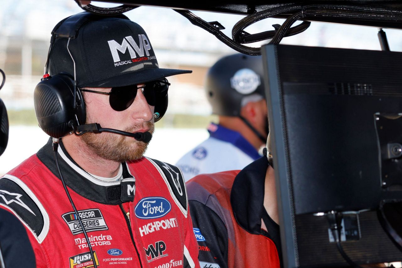 Blaney crew chief returns in time for critical playoff race