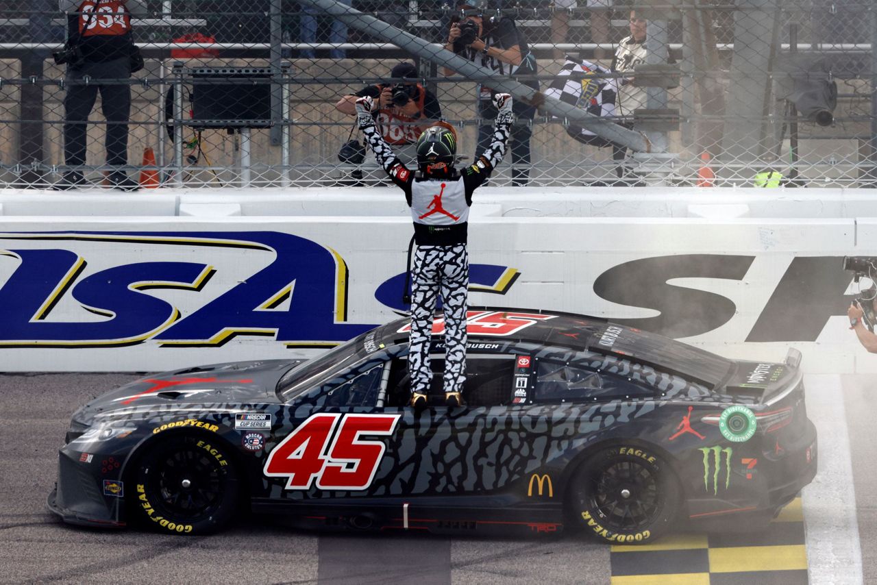 Kurt Busch takes Jordan Brand to victory lane at Kansas