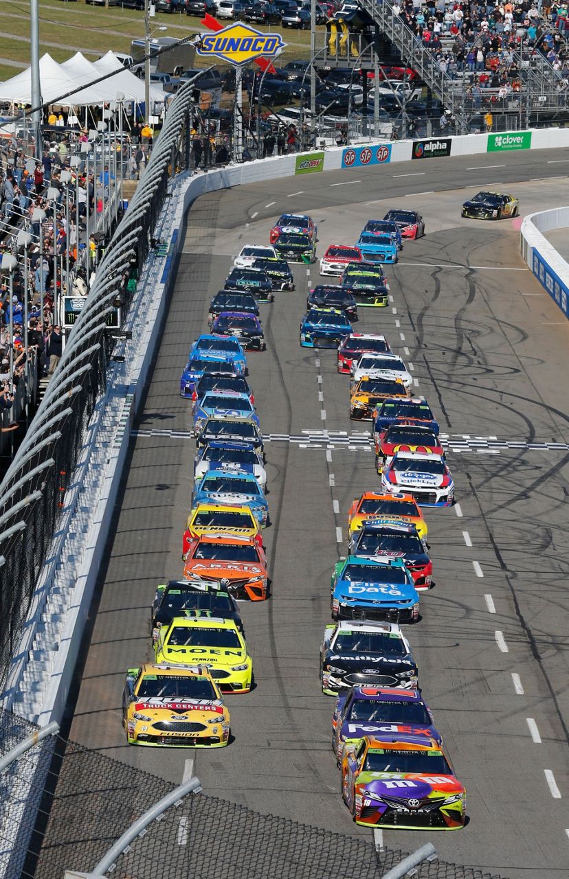 Logano shoves past Truex to earn shot at NASCAR championship