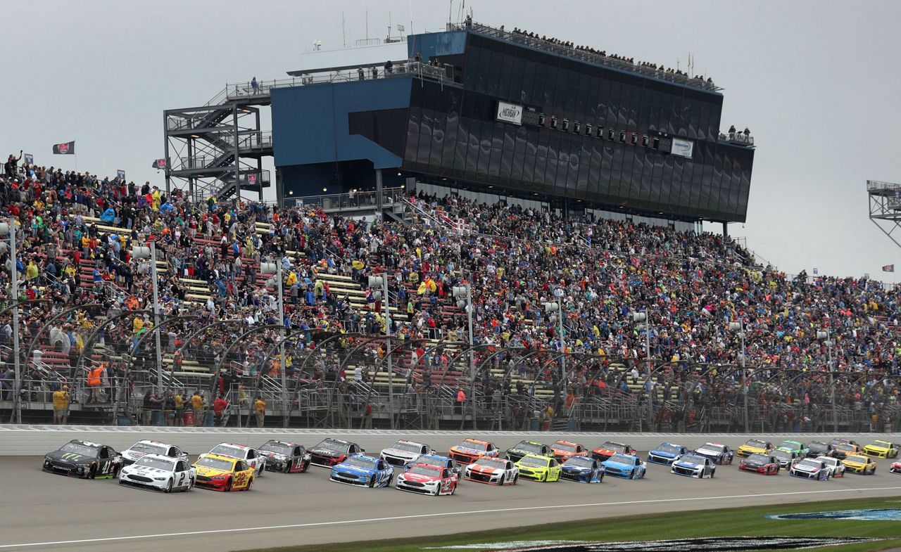 Weather could be factor as Larson pursues 4 straight at MIS