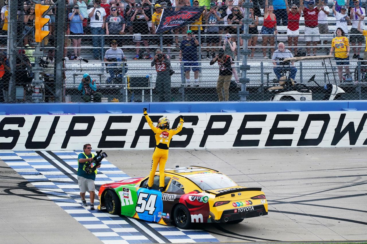 Kyle Busch races to 100th Xfinity win in return to Nashville