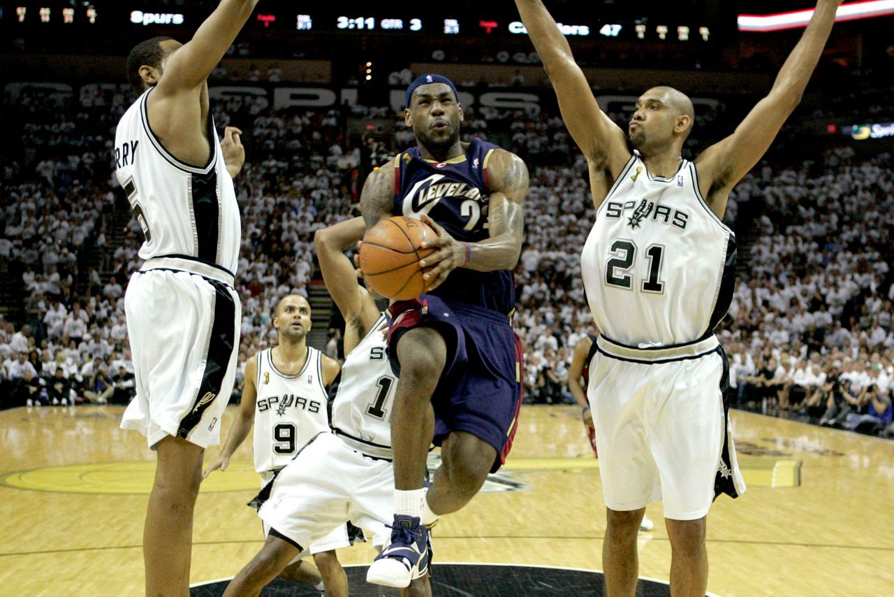 Kobe, Shaq lead AP's 2000s all-decade team