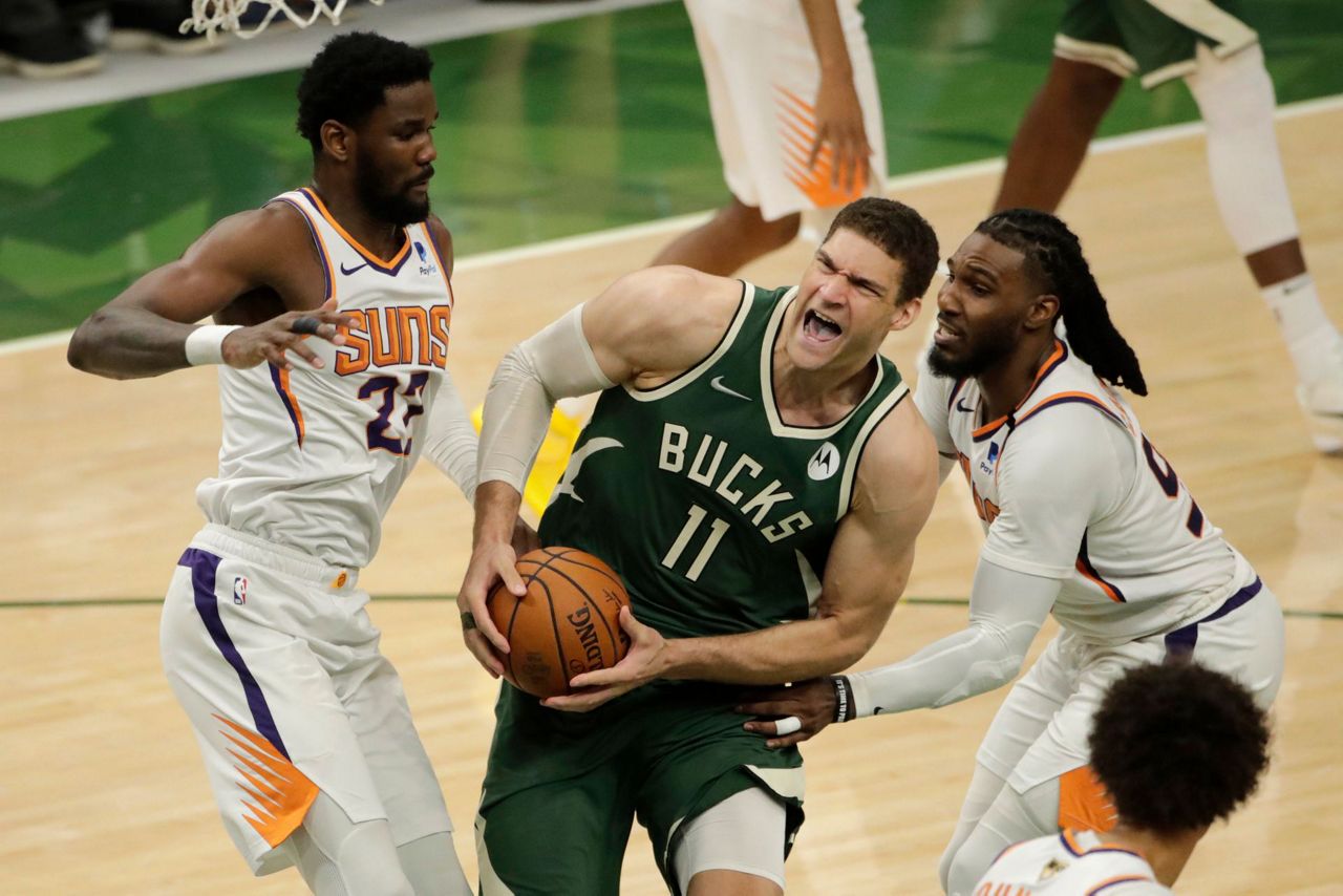 Bucks blowout: Giannis has 41, Suns' NBA Finals lead now 2-1