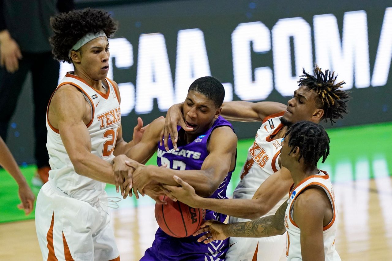 Texas stunner: No. 14 Abilene Christian ousts 'Horns 53-52