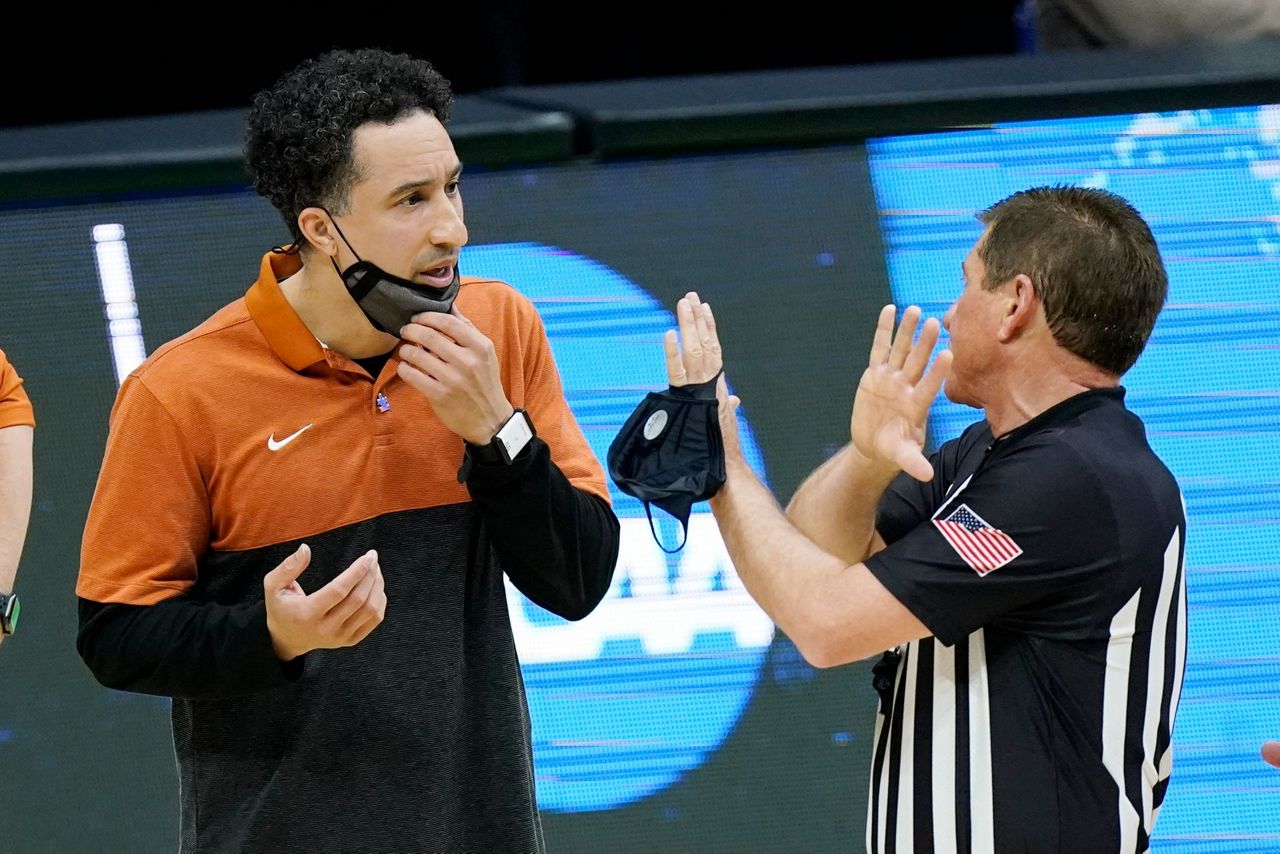 Shaka Smart leaves Texas to take over Marquette's program