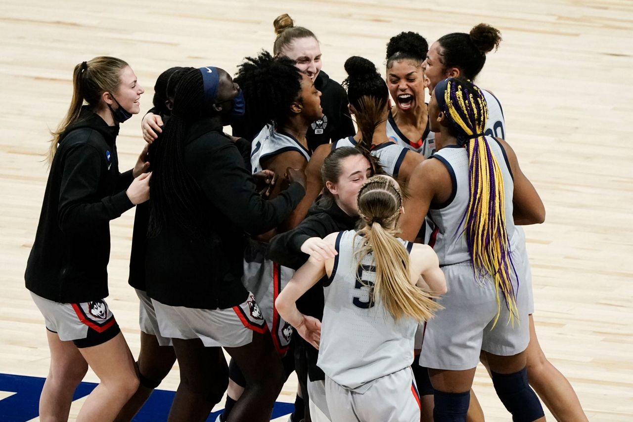 UConn reaches 13th straight Final Four, beating Baylor 69-67