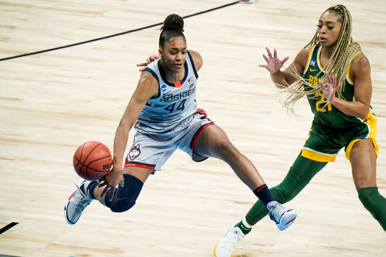 UConn reaches 13th straight Final Four, beating Baylor 69-67
