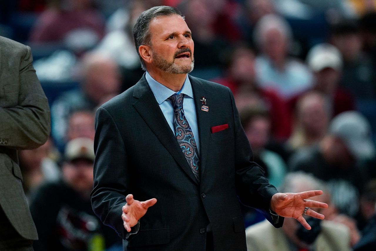 Mississippi State hires New Mexico State's Jans as coach