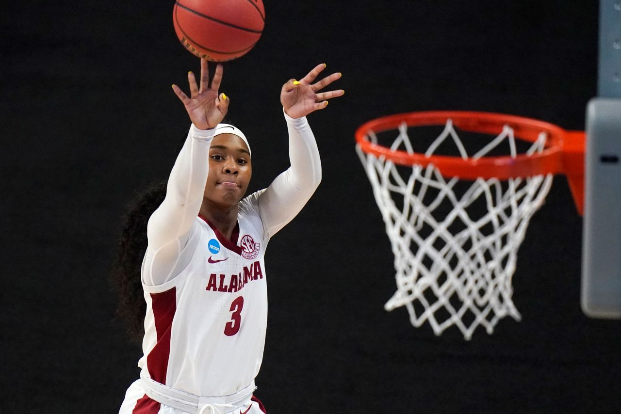 Lewis, Alabama women win in return to NCAAA tourney, top UNC