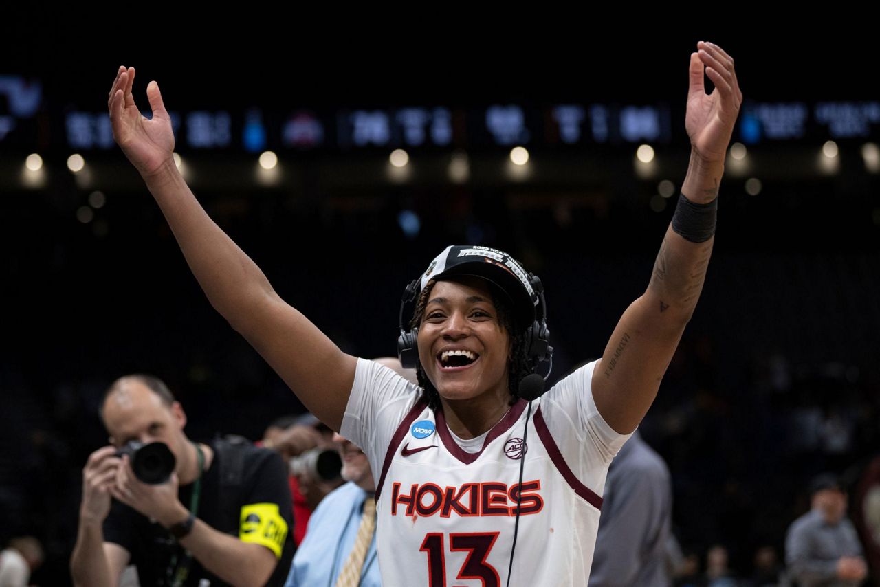 Unbeaten Gamecocks, Iowa's Clark star in women's Final Four
