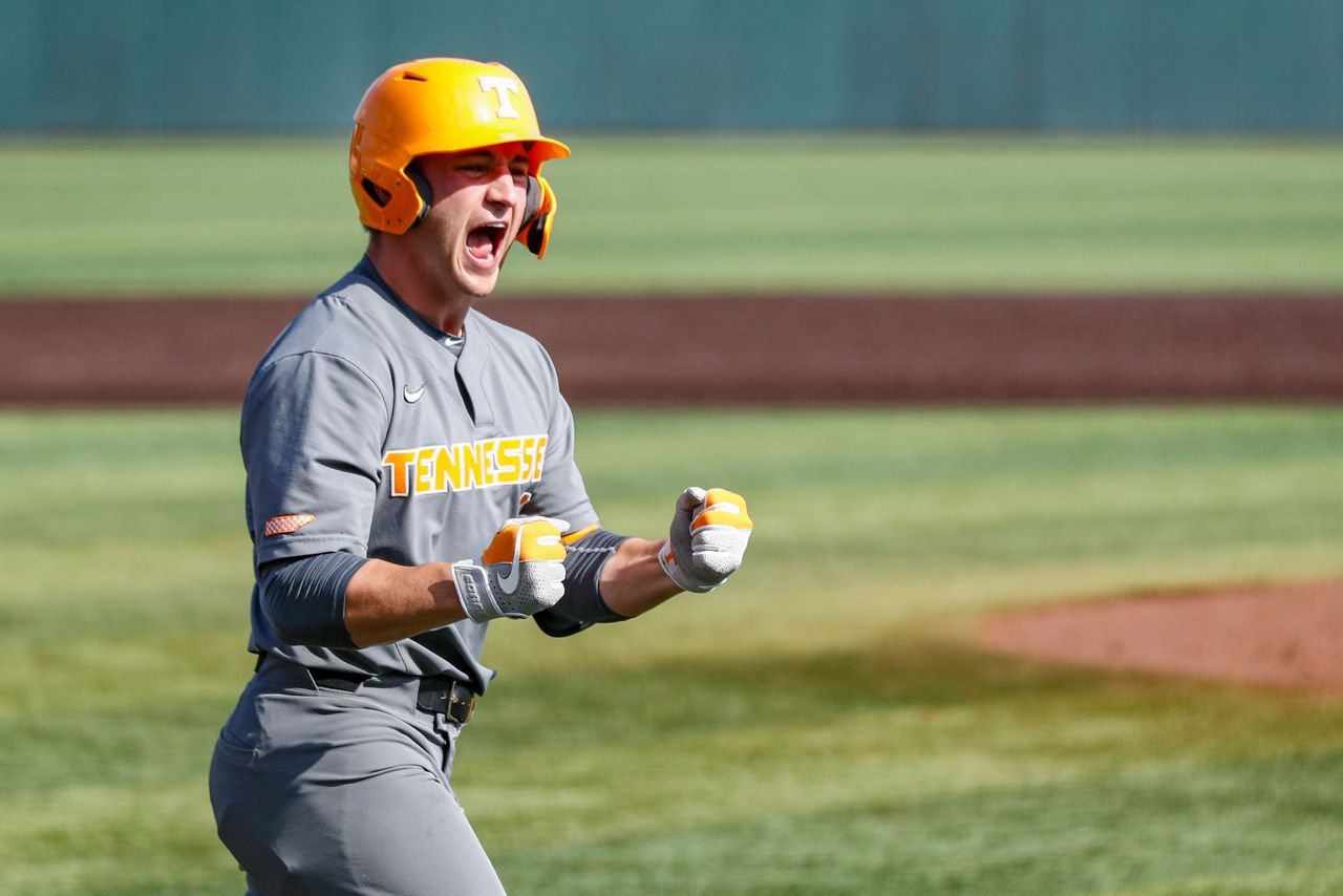 Vols 3rd team to lock up CWS bid; Virginia-DBU series tied