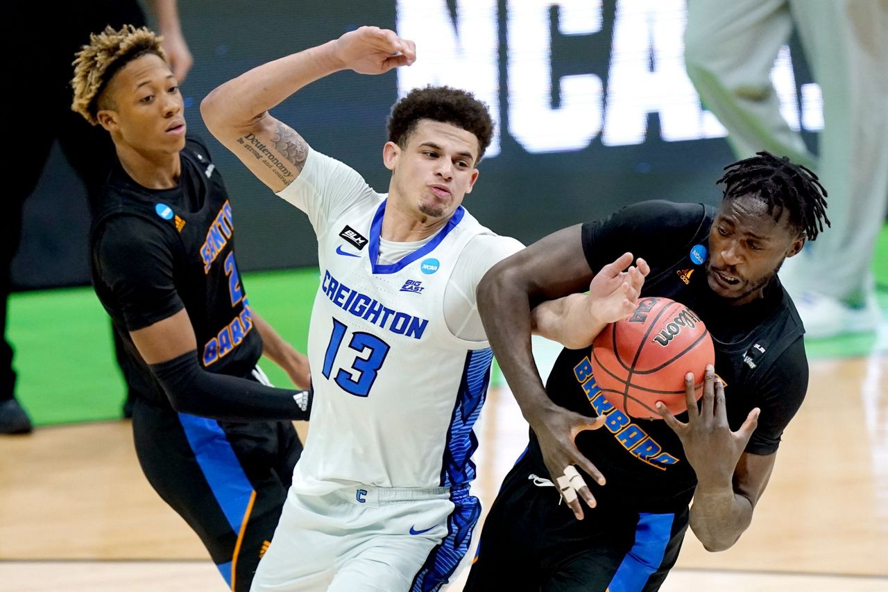 No. 5 Creighton beats 12th-seeded UCSB 63-62 with clutch FTs