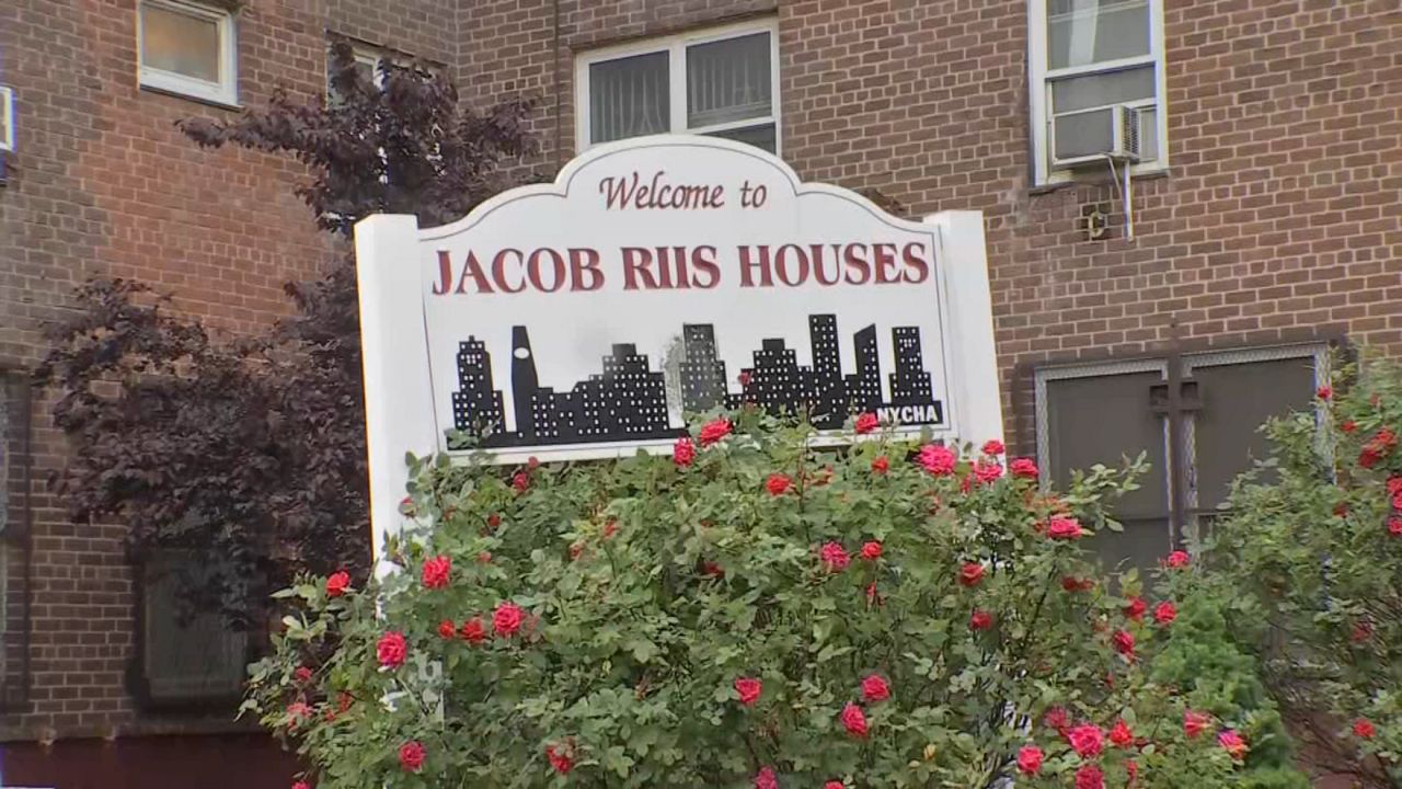 Report: NYCHA mishandled water concerns at Jacob Riis Houses