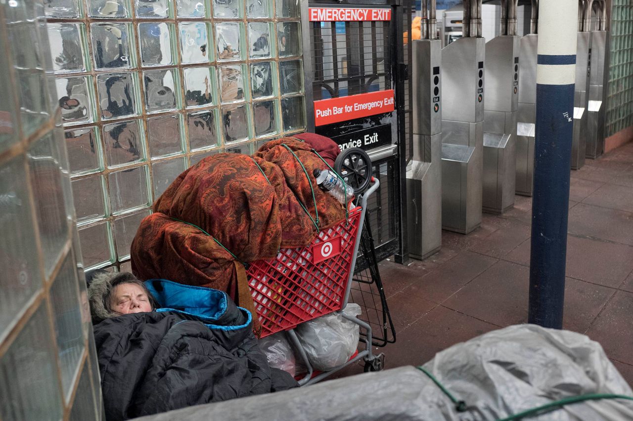 NYC mayor pushes to remove homeless people in subway system