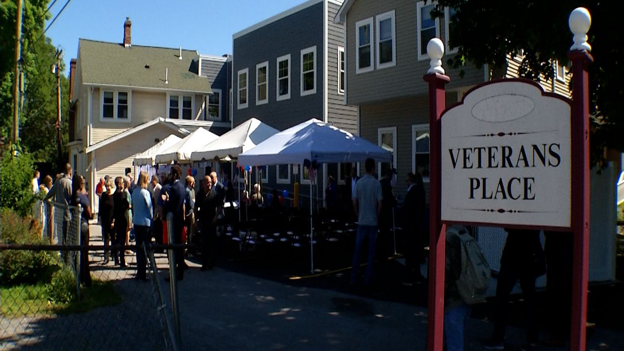 New veterans resource center opens in Rochester