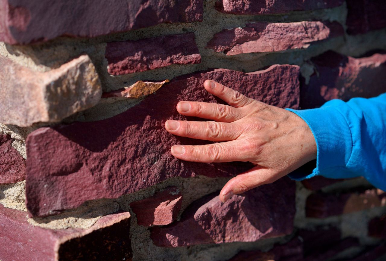 Pipestone carvers preserve revered Native spiritual tradition in ...