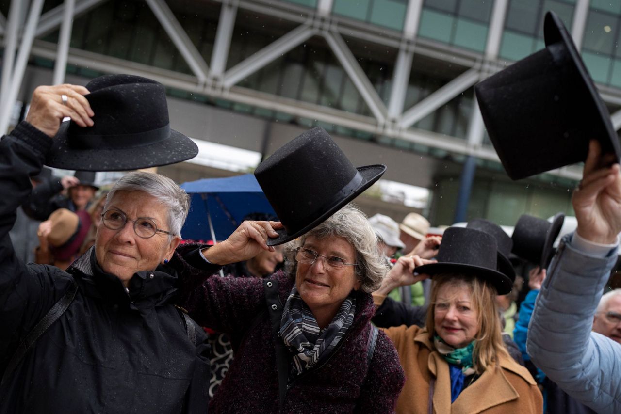 Dutch activists sue government over assisted suicide