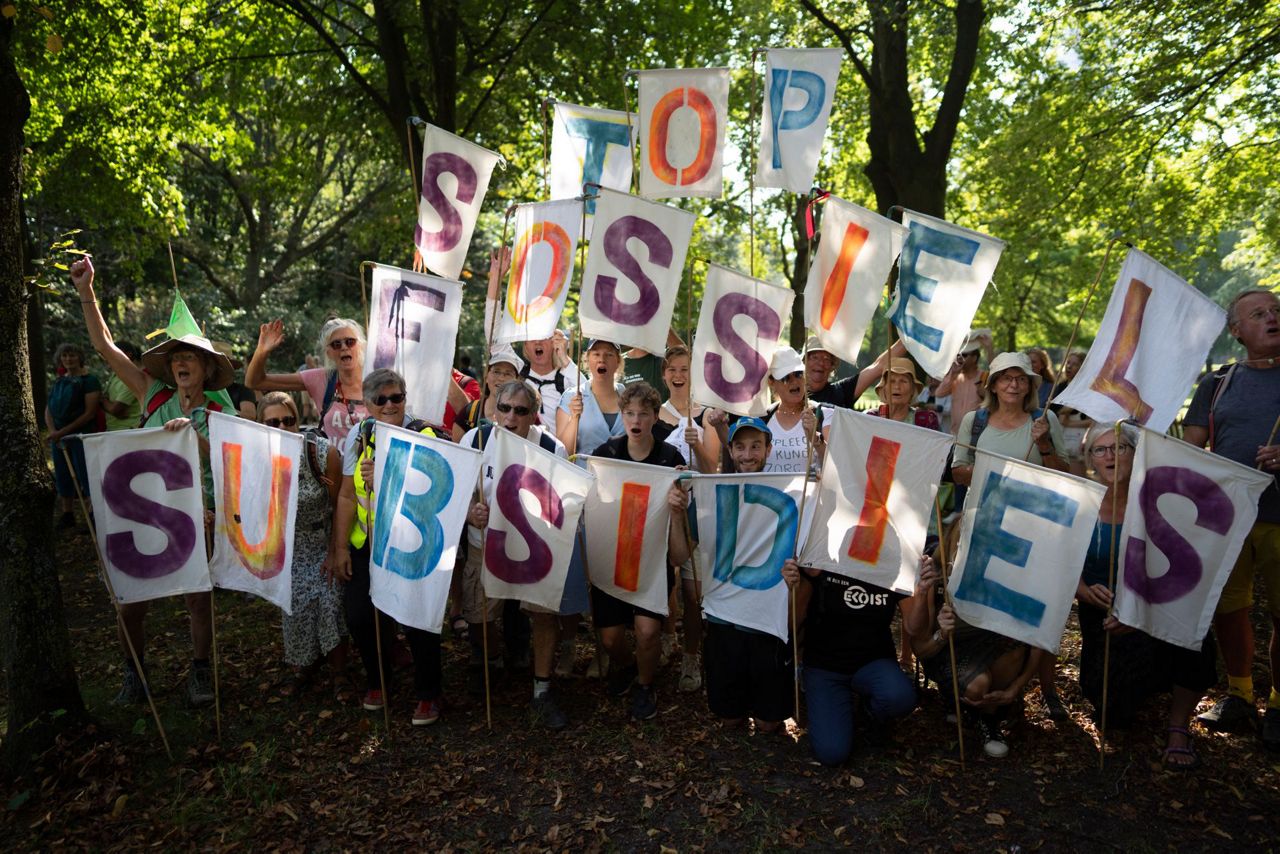 Climate protesters have blocked a Dutch highway to demand an end to big ...