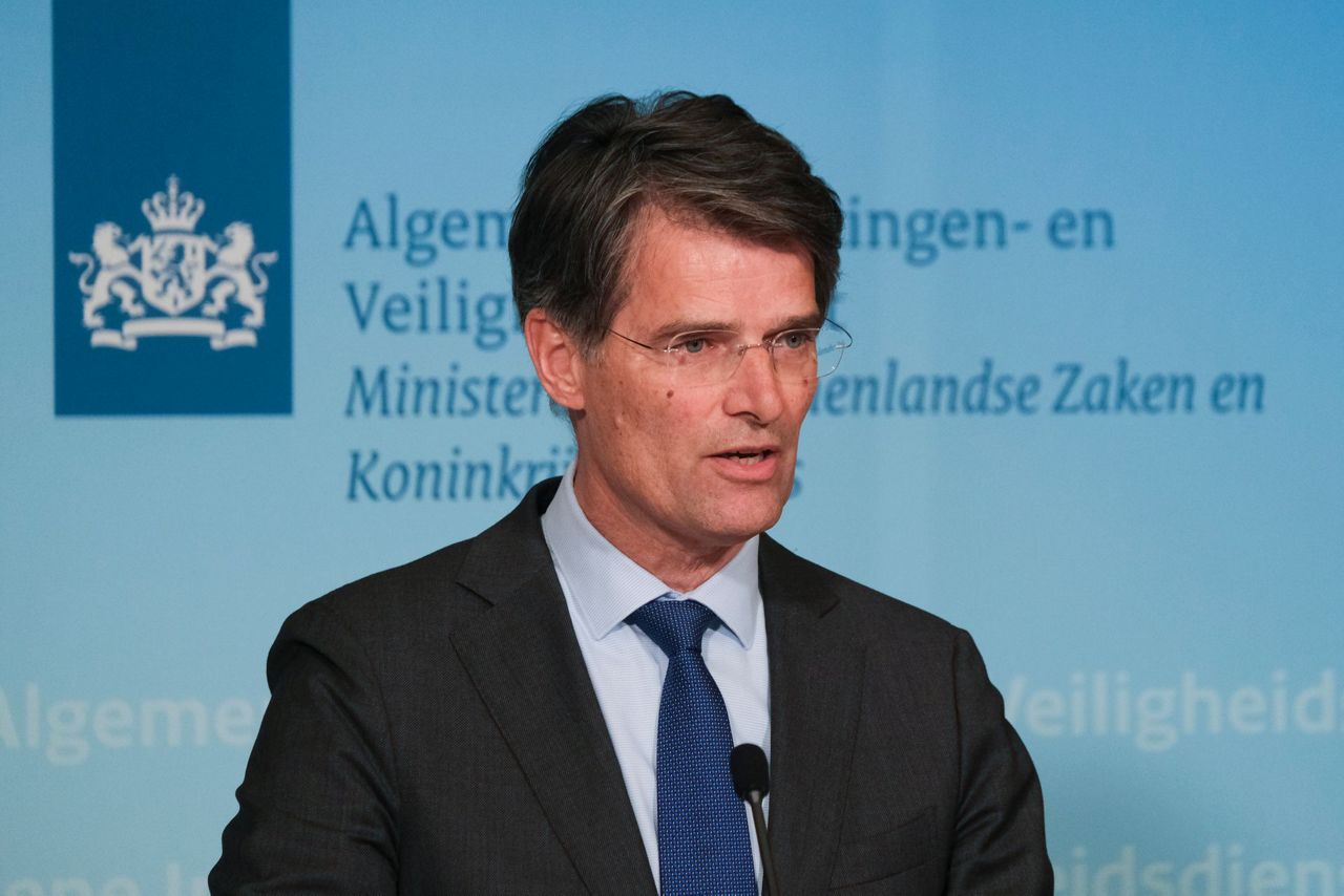 Dutch intel agency paints grim picture of multiple threats