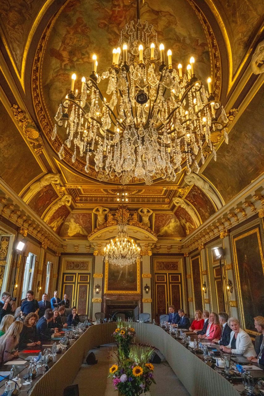 Dutch king swears in a new government 7 months after far-right party ...