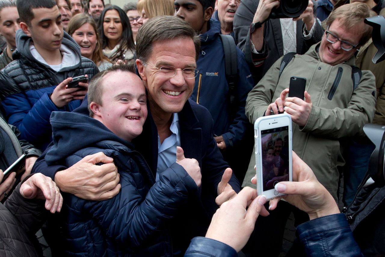 Dutch leader faces pressure over old-school text messages