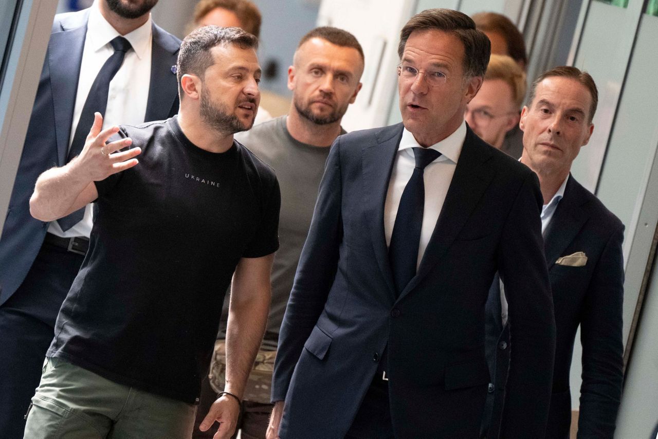 Ukraine's Zelenskyy in Netherlands after US approved sending Dutch F-16 ...