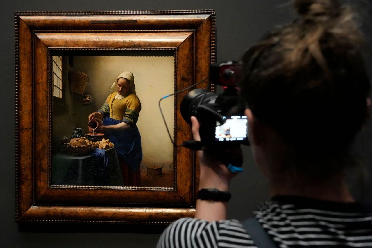 Vermeer exhibit to unite Milkmaid, Girl with a Pearl Earring