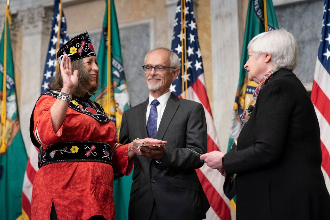 Malerba sworn in as 1st Native American in US Treasurer post