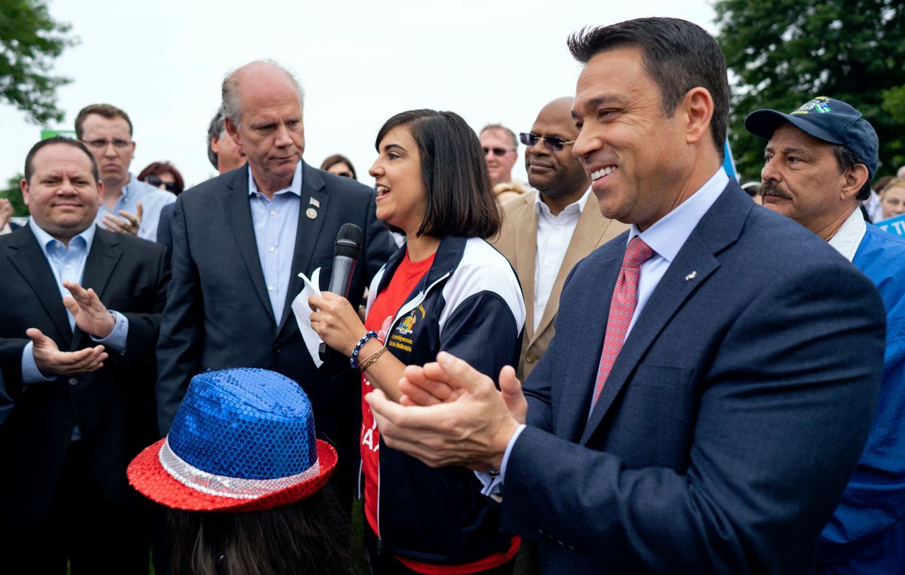 Donovan survives GOP primary challenge from ex-convict