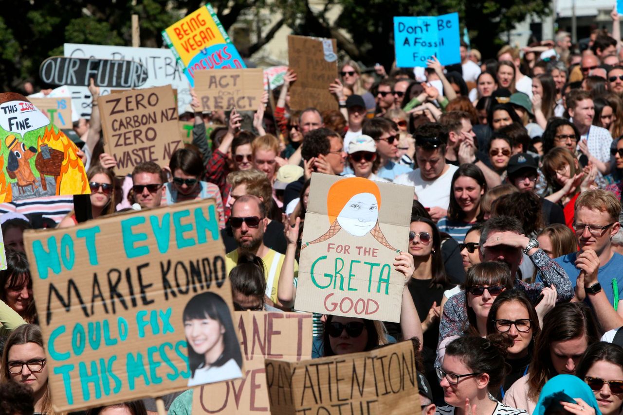 Thousands in New Zealand join 2nd wave of climate protests