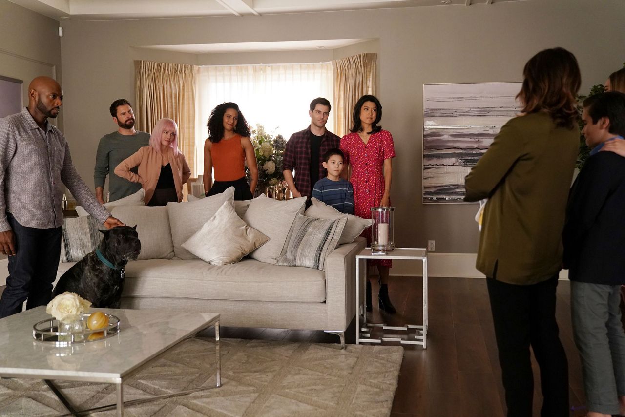 Only 3 returning big network shows see rise in live viewers