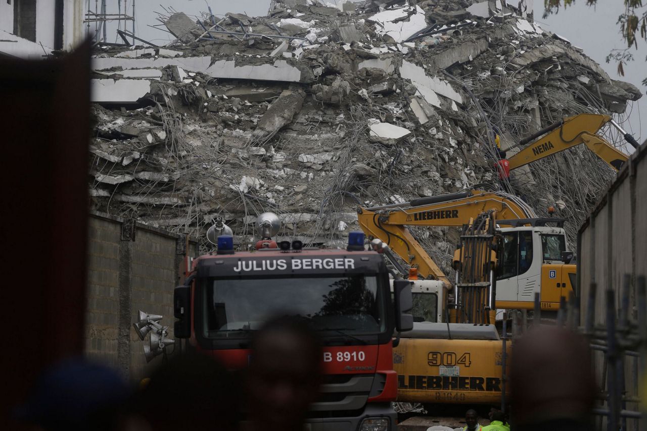 Death toll rises to 21 in Nigerian building site collapse