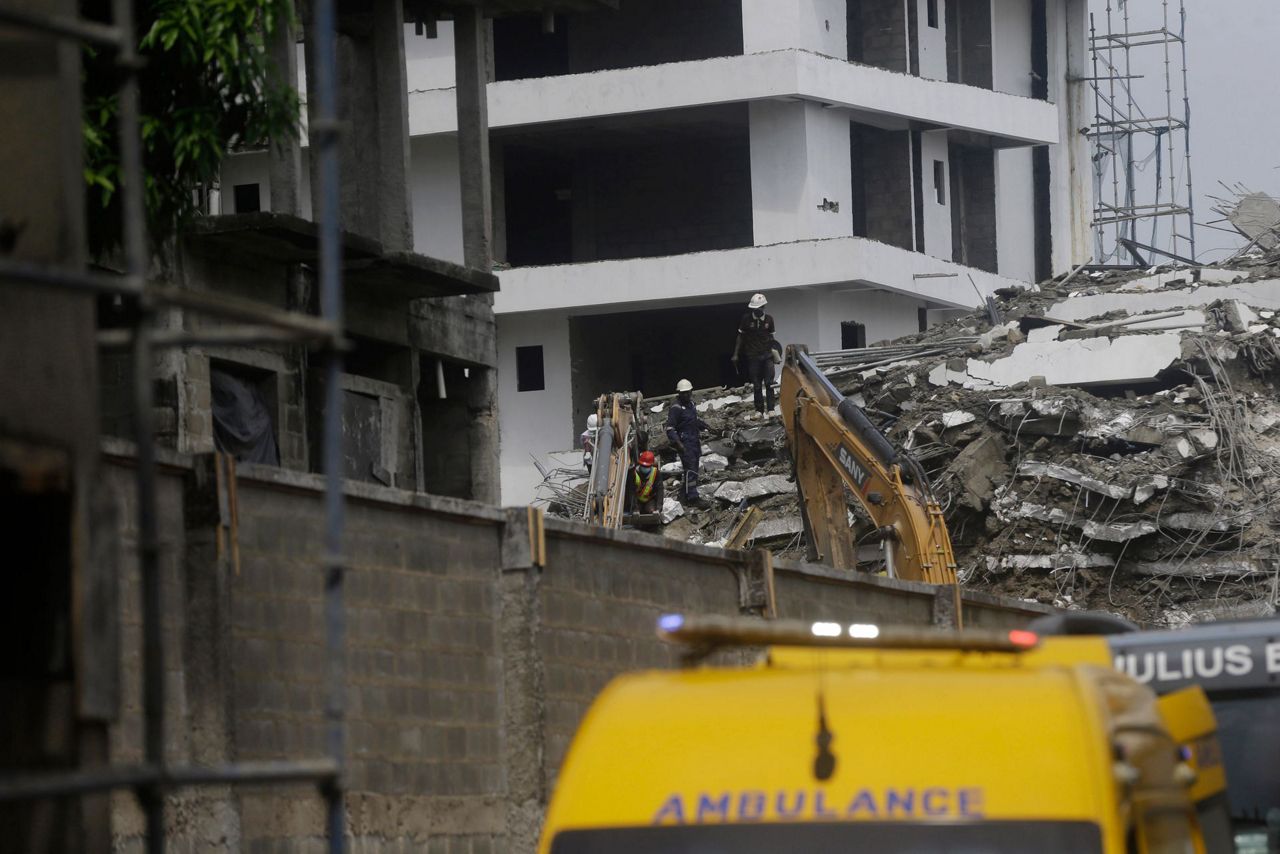 Death toll rises to 21 in Nigerian building site collapse